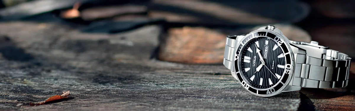 Köp Lorus klocka på Magnussons Ur, officiell återförsäljare